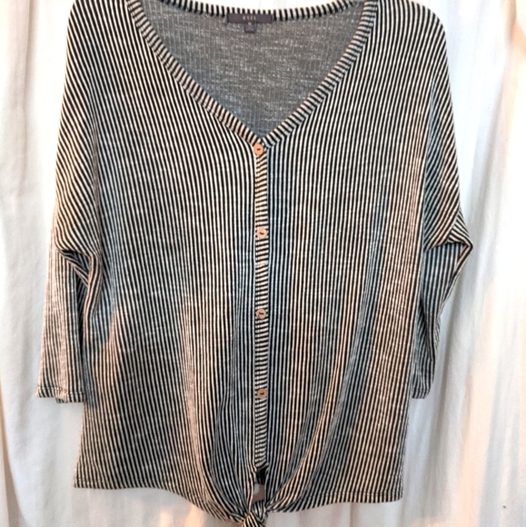 Gyft | Tops | Gyft Blackwhite Striped V Neck Fall Top Size M | Poshmark